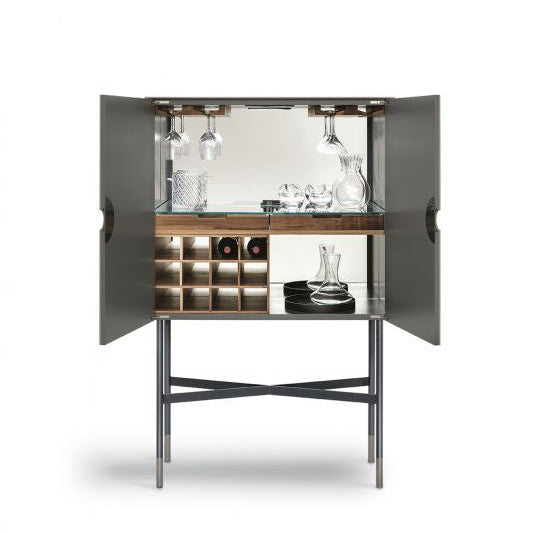Madison Cabinet – Voyager Interiors